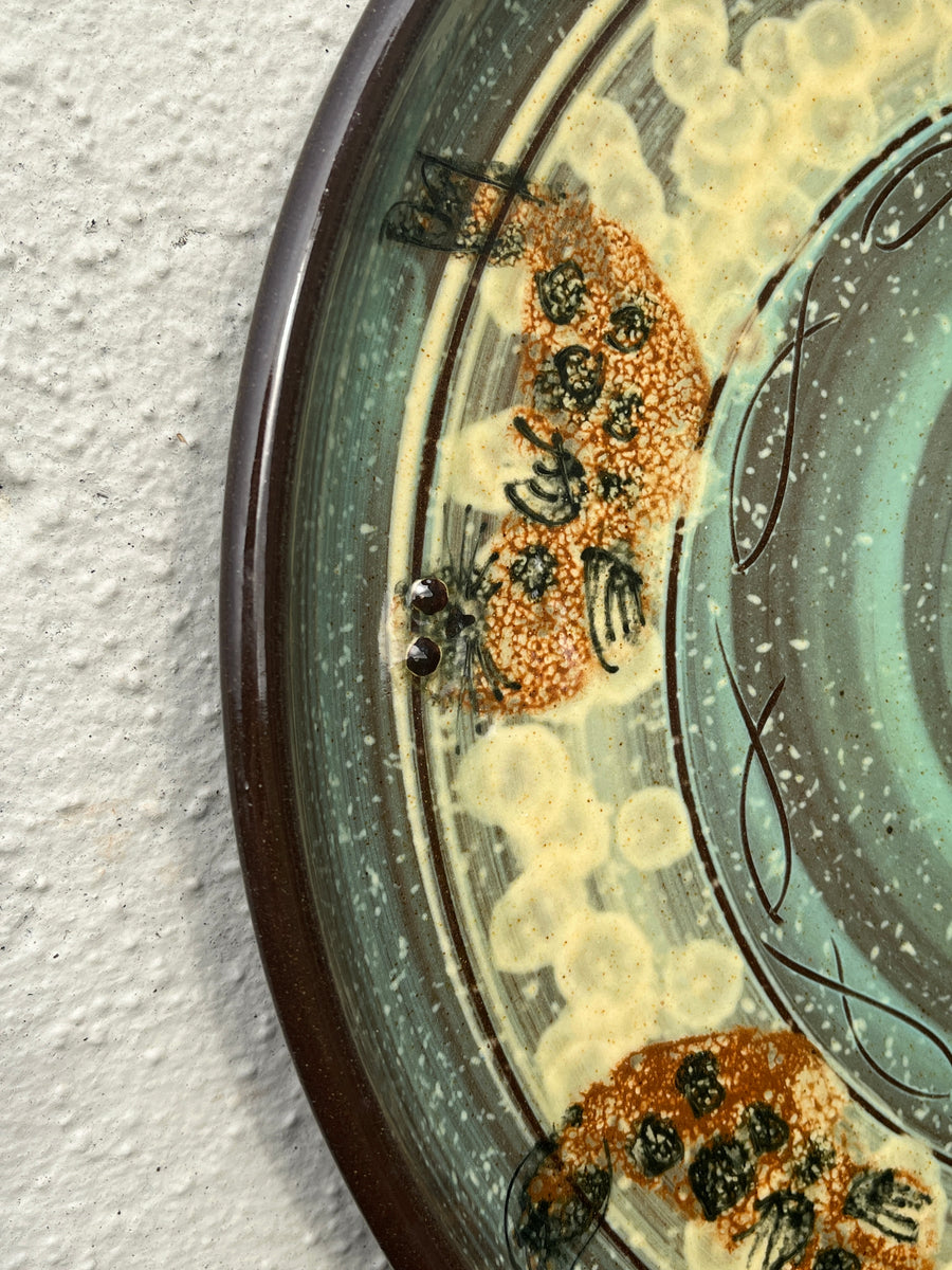 Seal Platter – Tyrii Pottery