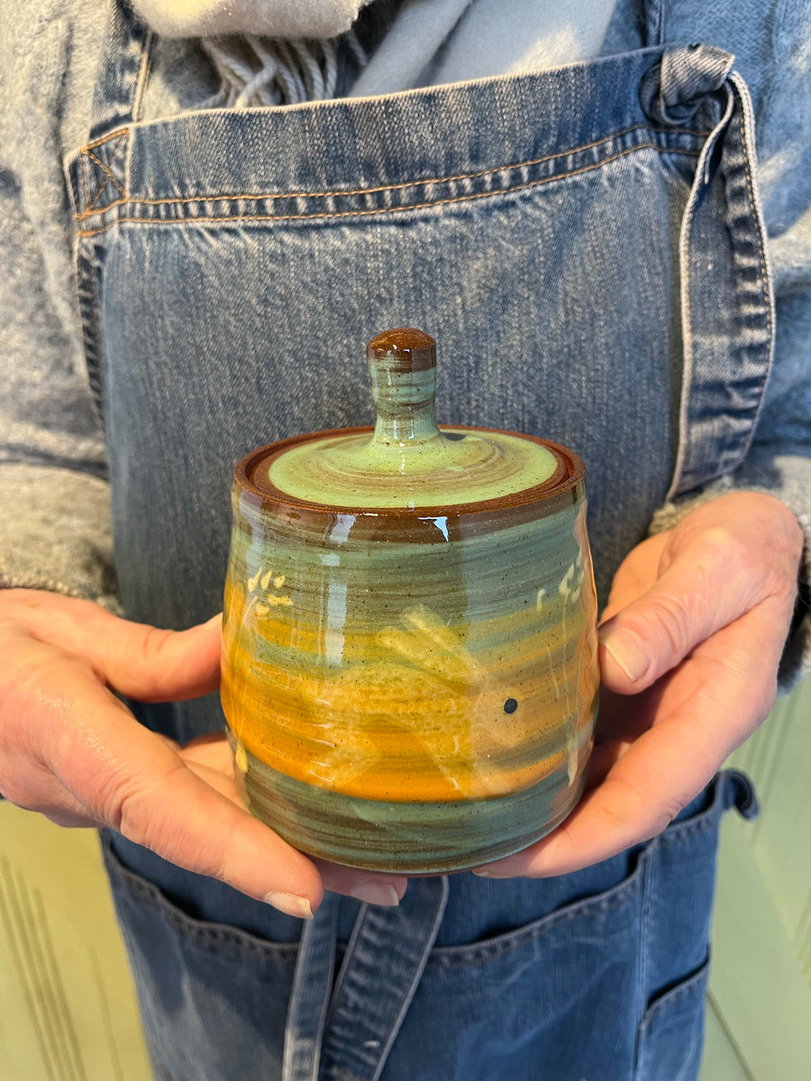 Turquoise lidded Pot with Hare – Tyrii Pottery