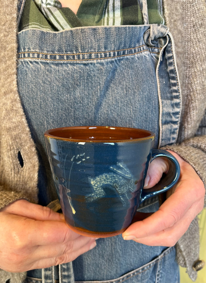 Dark Blue Hare Mug – Tyrii Pottery